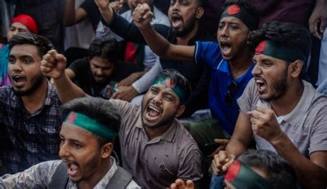 လူထုဆန္ဒပြပွဲတွေကြောင့် ဘင်္ဂလားဒေ့ရှ် တရားသူကြီးချုပ်နဲ့ ဗဟိုဘဏ်ဥက္ကဌတို့ ရာထူးမှနှုတ်ထွက