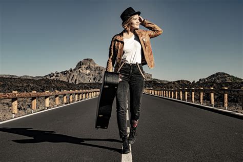 About Me Luna Keller