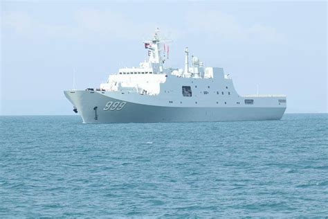 នាវាដឹកសម្ភារៈយោធាចិន សម្រាប់ធ្វើសមយុទ្ធនាគមាសឆ្នាំ២០២៣ បានមកដល់កំពង់ផែខេត្តព្រះសីហនុ