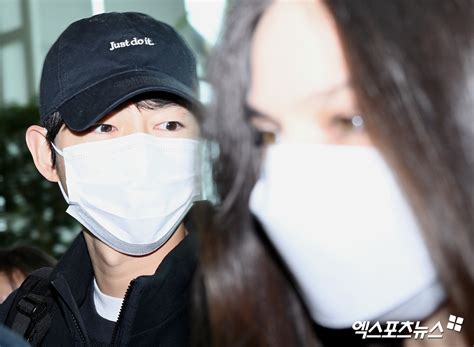 송중기 아내 케이티 향해 시선 고정[엑s Hd포토]