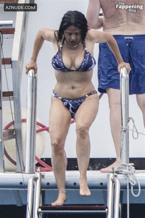 Salma Hayeks Sexy Nautical Adventure In Mexico Aznude