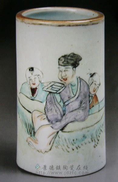 清·浅降彩人物笔筒·同治年制 红款