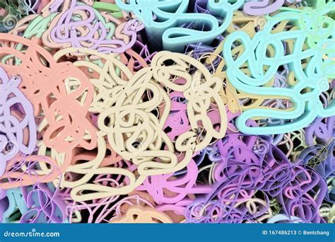 Illustrations Of Messy Colorful Curve Geometric Lines For Graphic Design Or Wallpapers 3d
