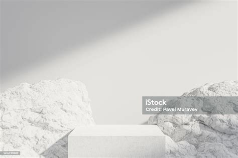 제품 배치를 위해 흰 벽 배경에 있는 빈 연단 마케팅 및 프레젠테이션을 위한 쇼케이스 플랫폼의 공간을 복사합니다 트렌디한 중립적인 미적 모형 템플릿입니다 3d 렌더링 기하