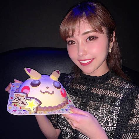 Rieさんのインスタグラム写真 Rieinstagram 「 ⚡️🎂⚡️ ・ 可愛すぎるピカチュウケーキ🥺💛 お祝い嬉しい🥳🎉 今週は