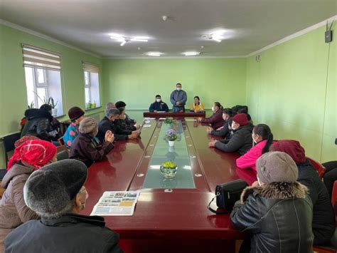 “Эрдэнэс Тавантолгой” ХК иас нутгийн ахмадууд өрх толгойлсон эцэг эхчүүдэд хүндэтгэл үзүүллээ