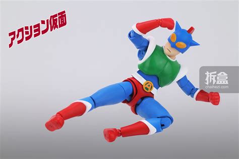 大圣 动感超人再版1 12蜡笔小新同人动感光波可动人偶手办 拆盒