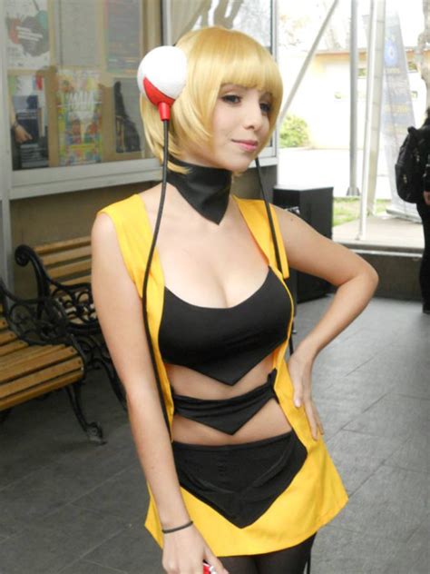 25 Sexy Pokemon Cosplays Gamers Decide