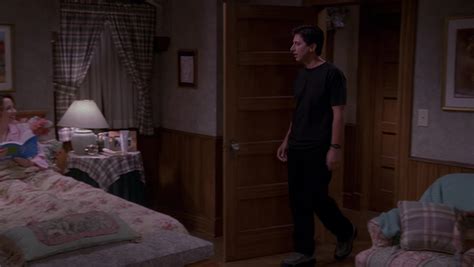 Auscaps Ray Romano Shirtless In Everybody Loves Raymond The Sister