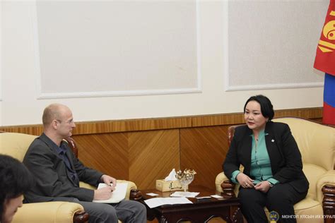 УИХ ын гишүүн Н Оюундарь НҮБ ын Хүүхдийн сангийн төлөөлөгч Алекс Хайкенсийг хүлээн авч уулзав