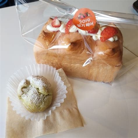 파리바게뜨 카페 2019 딸기페어 딸기생크림식빵 먹어봤어요 네이버 블로그