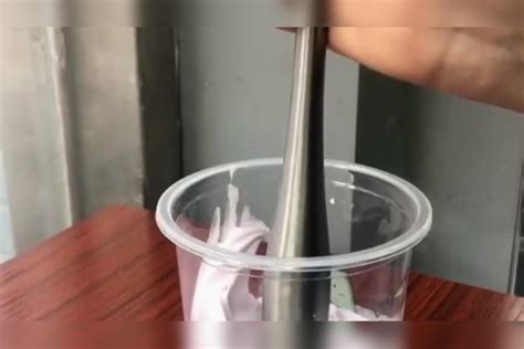 原来冰激凌也可以这么漂亮，制作过程中步骤这么多，一定卖的很贵吧！