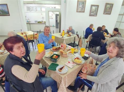 Късно тази вечер и аз мога да ви пожелая Честито Рождество Последните години трапезата която