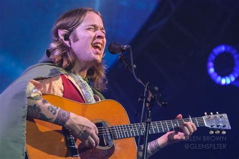 Billy Strings Takes Fans To The Shire Covers Pearl Jam Widespread Panic And More In Asheville