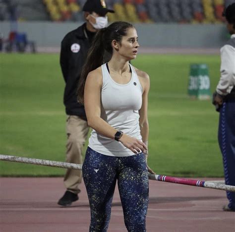 Allison Stokke Pole Vaulter R Prettyfamoussmokers