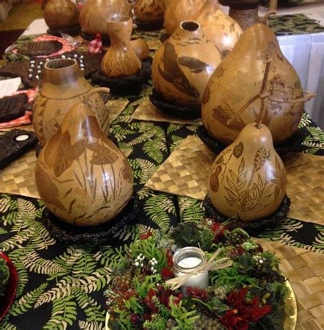 Two By Labella Shell Trim Straw Hatblue 사랑스런 플라워 무늬의 조개껍질로 장식된 밀짚 모자 입니다 리본 스트링에 조개가