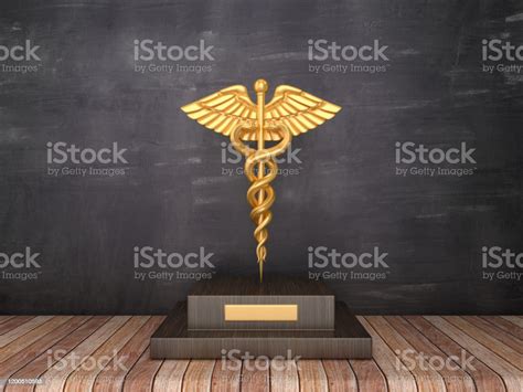 나무 바닥에 Caduceus 기호 트로피 칠판 배경 3d 렌더링 의술 지팡이에 대한 스톡 사진 및 기타 이미지 의술 지팡이 금속 상 Istock