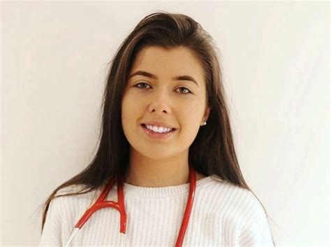 Une Tudiante En M Decine Re Oit Une Sanction Pour Sa Tenue Inappropri E Jugez Par Vous M Me