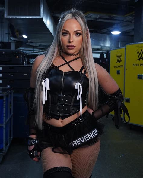 Лив Морган чемпионка рестлинг промоушена Wwe Raw Это она победила
