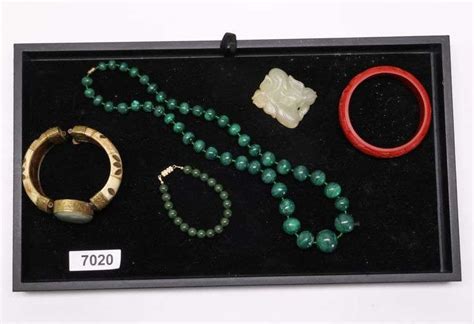 Tray Lot Of Stone And Carved Jewelry Dixons Auction At Crumpton