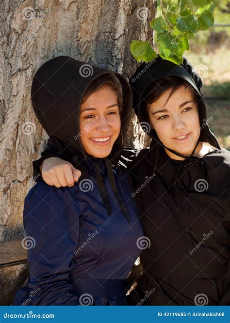 Amish Girls Editorial Image Image Of Minor Agriculture 42119685