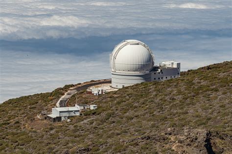 로케 데 로스 무차초스 천문대는 카나리아 제도의 라 팔마 섬에 위치한 천문대입니다 칼데라 데 타부리엔테 전망대 과학 기술 여행 카드 0명에 대한 스톡 사진 및 기타 이미지
