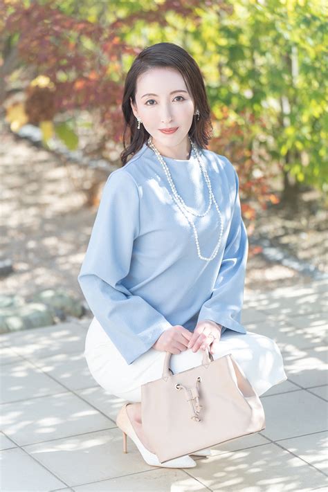 園田雪乃のプロフィール 吉原人妻・熟女ソープランド プレジデントハウス ソープ未経験の綺麗な素人熟女・人妻とのエロいお時間を楽しんで頂けます。