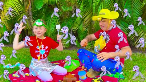 Mp4ir ناستیا و استیسی ناستیا و پدر با بابا نوئل بازی می کنند