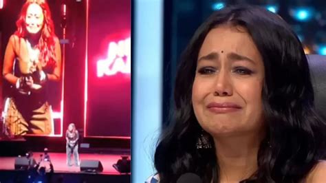 कॉन्सर्ट में लेट आने पर नेहा कक्कड़ स्टेज पर लगीं रोने ट्रोल हुईं सिंगर तो भाई टोनी ने किया