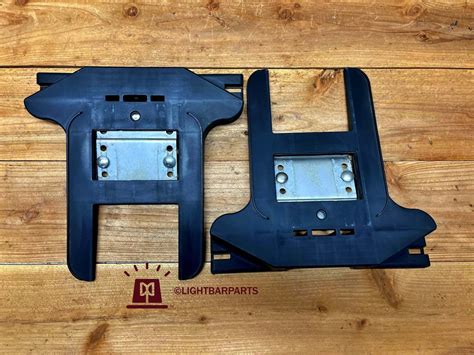 Code 3 2100 2500 2700 Mx7000 Excalibur Pair Mounting Feet With Hardw