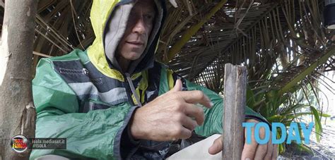 Sull Isola Guerra Rocco Siffredi Contro Tutti