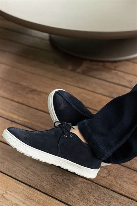 검은 구두 눈 신발 신발끈 하이앵글 샷에 관한 무료 스톡 사진