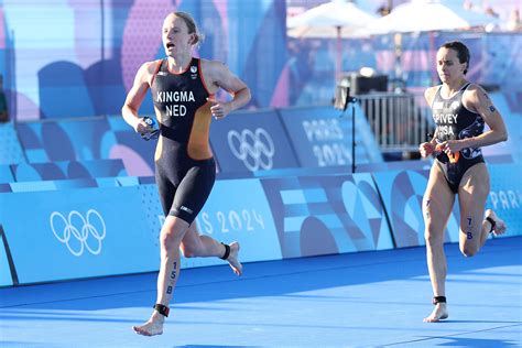 Dubbel Feest Voor Maya Kingma Jarige Triatlete Wint Maand Na Olympische Spelen World Cup Race