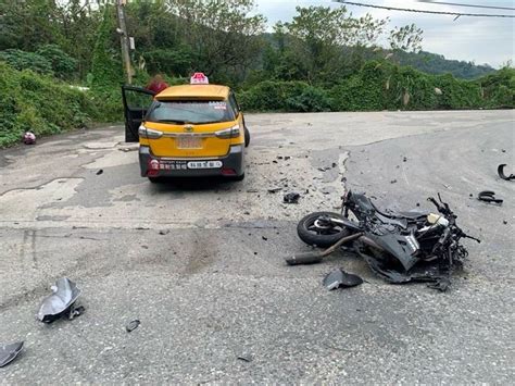 黃牌重機撞小黃！22歲女騎士「路口沒減速」撞擊噴飛落地亡 驚悚畫面曝 Yahoo奇摩汽車機車