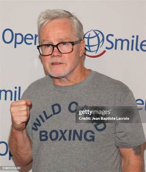 Freddie Roach Photos Photos And Premium High Res Pictures Getty Images