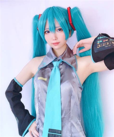 Hatsune Miku Pikack Page That Post Cosplayer Armpits With