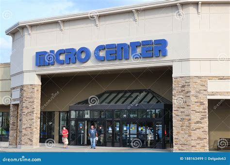 Micro Center Is An American Computer Department Store Editorial Stock