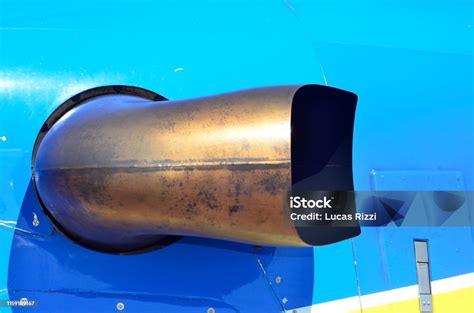 군사 제트 배기 항공기 배기 및 노즐 세부 사항 자세한 외부 보기입니다 배기관에 대한 스톡 사진 및 기타 이미지 배기관