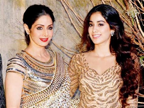 Janhvi Kapoor Shares A Picture With Sridevi On Her Birth Anniversary