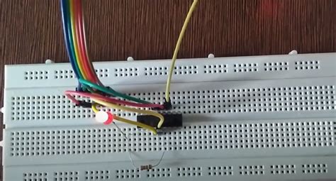 How To Program A Pic Microcontroller Electronicshacks