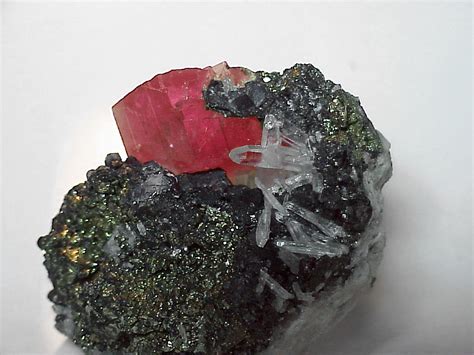 Родохрозит, Rhodochrosite, Rhodochrosit, • Mineral Catalog
