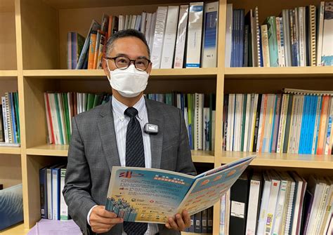 發展局常任秘書長（工務）劉俊傑表示，政府今年已向建造業議會提供10億元資助，資助議會未來六年提供27 000個技術工友培訓名額。