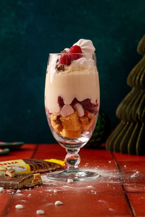 Festliches Himbeer Baiser Dessert