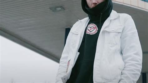 Noklausies Reperis Kristaps Strūbergs Atgriežas Apritē Ar Jaunu Dziesmu