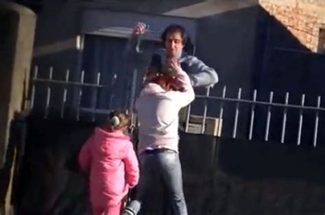 Filman en Bahía Blanca a un hombre golpeando a su ex pareja en el Día del Niño LA GACETA Tucumán