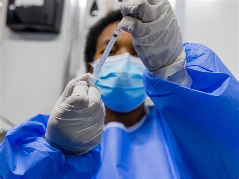 Le Rwanda Lance Un Premier Essai Clinique Pour Le Traitement Du Virus
