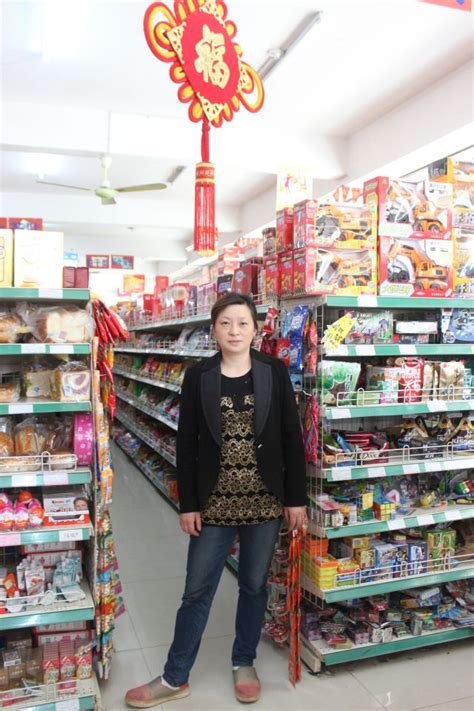 诚实守信模范做生意就像做人一样要讲诚信 记新埭镇鱼圻塘村燎原超市老板王冲林