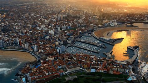 드론으로 보는 아스투리아스 북부 스페인의 아름다움이 공개되다