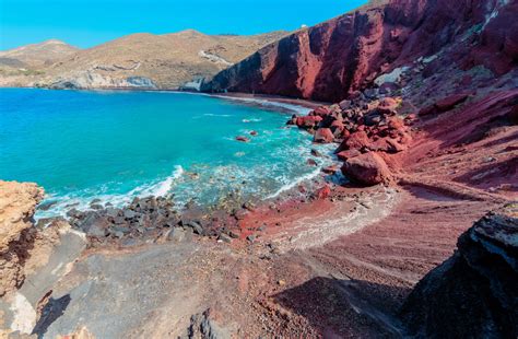The Beaches Of Santorini A Detailed Dive Into Colours And Volcanic