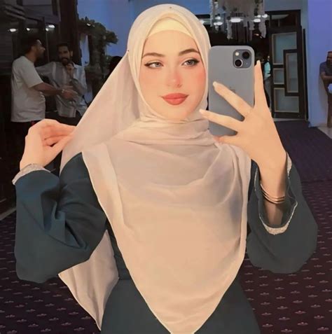 Russian Girls Friendship